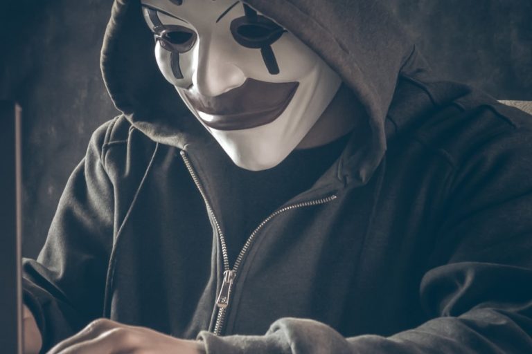 Qué es un scammer y cómo actúa - RepScan